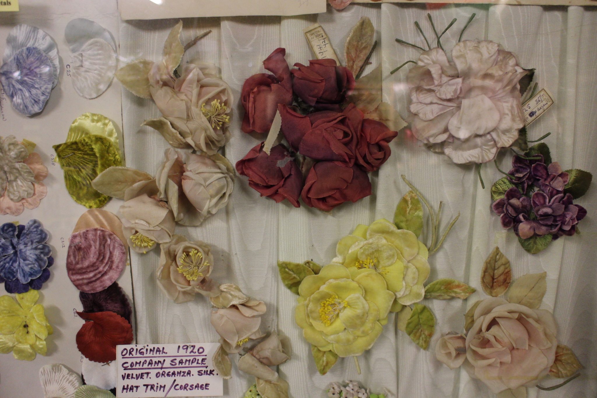 Artificial Flowers from the 18th century - Part 1 : Zenzie Tinker